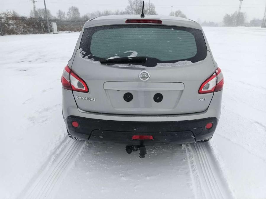 Pelēks Nissan Qashqai 2010 Marijampole, ar dzinēja tilpumu 1.46 L un nobraukumu 202 tūkst. km par 4700 €, foto 5 vietnē AUTOMOTO.COM.LV