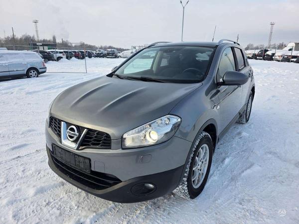 Pelēks Nissan Qashqai 2010 Marijampole, ar dzinēja tilpumu 2.00 L un nobraukumu 165 tūkst. km par 5690 €, foto 1 vietnē AUTOMOTO.COM.LV