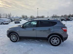 Pelēks Nissan Qashqai 2010 Marijampole, ar dzinēja tilpumu 2.00 L un nobraukumu 165 tūkst. km par 5690 €, foto 4 vietnē AUTOMOTO.COM.LV