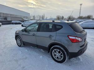 Pelēks Nissan Qashqai 2010 Marijampole, ar dzinēja tilpumu 2.00 L un nobraukumu 165 tūkst. km par 5690 €, foto 5 vietnē AUTOMOTO.COM.LV