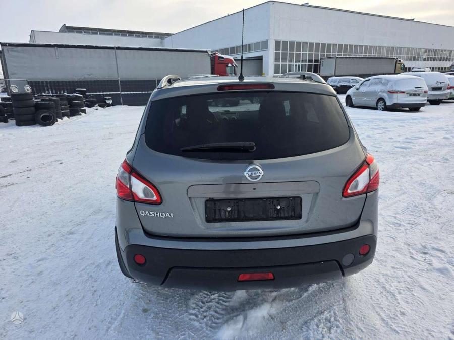 Pelēks Nissan Qashqai 2010 Marijampole, ar dzinēja tilpumu 2.00 L un nobraukumu 165 tūkst. km par 5690 €, foto 7 vietnē AUTOMOTO.COM.LV
