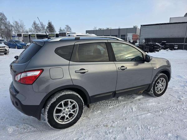 Pelēks Nissan Qashqai 2010 Marijampole, ar dzinēja tilpumu 2.00 L un nobraukumu 165 tūkst. km par 5690 €, foto 9 vietnē AUTOMOTO.COM.LV