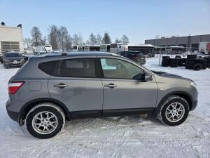 Pelēks Nissan Qashqai 2010 Marijampole, ar dzinēja tilpumu 2.00 L un nobraukumu 165 tūkst. km par 5690 €, foto 10 vietnē AUTOMOTO.COM.LV