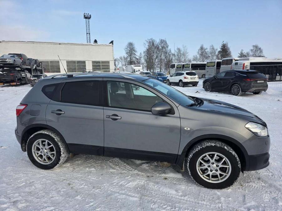 Pelēks Nissan Qashqai 2010 Marijampole, ar dzinēja tilpumu 2.00 L un nobraukumu 165 tūkst. km par 5690 €, foto 11 vietnē AUTOMOTO.COM.LV