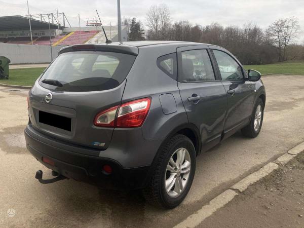 Grey Nissan Qashqai 2010 in Marijampole, with an engine capacity of 1.46 L and mileage of 278 thousand km for 4199 €, photo 8 on AUTOMOTO.COM.LV
