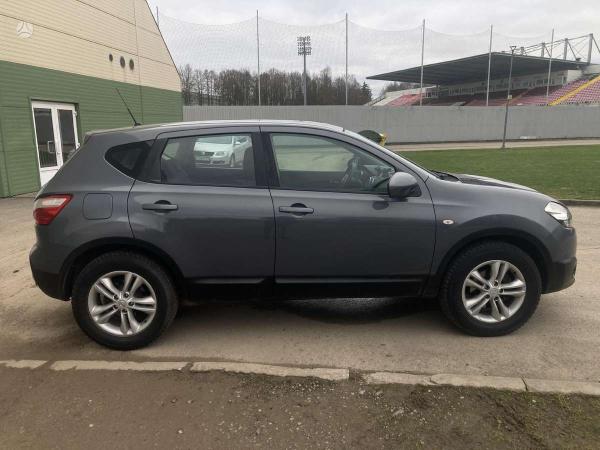 Grey Nissan Qashqai 2010 in Marijampole, with an engine capacity of 1.46 L and mileage of 278 thousand km for 4199 €, photo 10 on AUTOMOTO.COM.LV