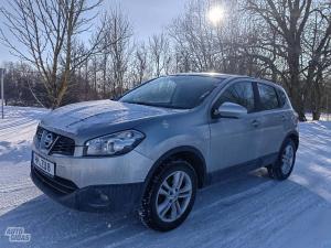 Pelēks Nissan Qashqai 2010 Raseiniai, ar dzinēja tilpumu 2.00 L un nobraukumu 230 tūkst. km par 4600 €, foto  vietnē AUTOMOTO.COM.LV
