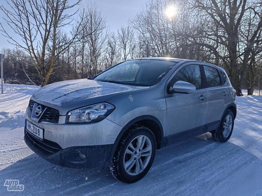 Pelēks Nissan Qashqai 2010 Raseiniai, ar dzinēja tilpumu 2.00 L un nobraukumu 230 tūkst. km par 4600 €, foto 1 vietnē AUTOMOTO.COM.LV