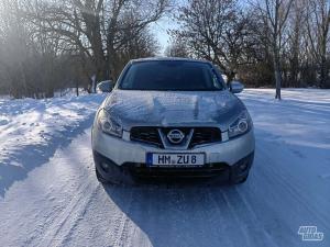 Pelēks Nissan Qashqai 2010 Raseiniai, ar dzinēja tilpumu 2.00 L un nobraukumu 230 tūkst. km par 4600 €, foto 2 vietnē AUTOMOTO.COM.LV