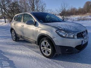 Pelēks Nissan Qashqai 2010 Raseiniai, ar dzinēja tilpumu 2.00 L un nobraukumu 230 tūkst. km par 4600 €, foto 6 vietnē AUTOMOTO.COM.LV