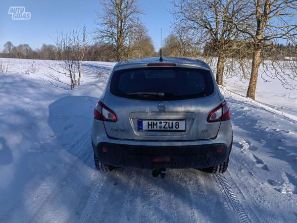 Grey Nissan Qashqai 2010 in Raseiniai, with an engine capacity of 2.00 L and mileage of 230 thousand km for 4600 €, photo 4 on AUTOMOTO.COM.LV