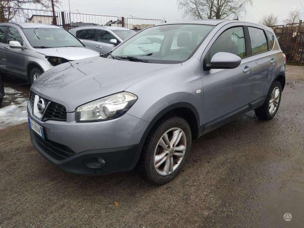 Pelēks Nissan Qashqai 2010 Panevēža, ar dzinēja tilpumu 1.46 L un nobraukumu 300 tūkst. km par 4700 €, foto 6 vietnē AUTOMOTO.COM.LV