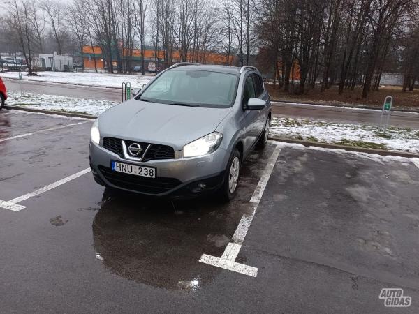 Grey Nissan Qashqai 2010 in Alytus, with an engine capacity of 1.50 L and mileage of 304 thousand km for 5500 €, photo 1 on AUTOMOTO.COM.LV