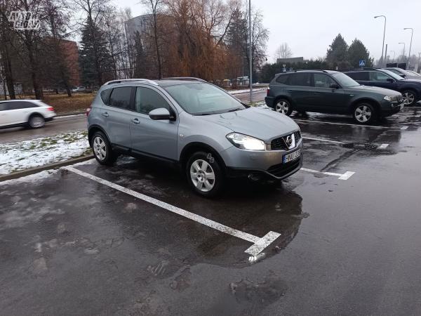 Grey Nissan Qashqai 2010 in Alytus, with an engine capacity of 1.50 L and mileage of 304 thousand km for 5500 €, photo 2 on AUTOMOTO.COM.LV