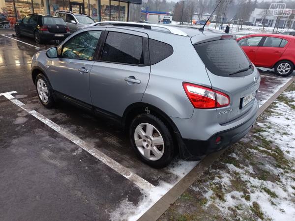 Grey Nissan Qashqai 2010 in Alytus, with an engine capacity of 1.50 L and mileage of 304 thousand km for 5500 €, photo 4 on AUTOMOTO.COM.LV