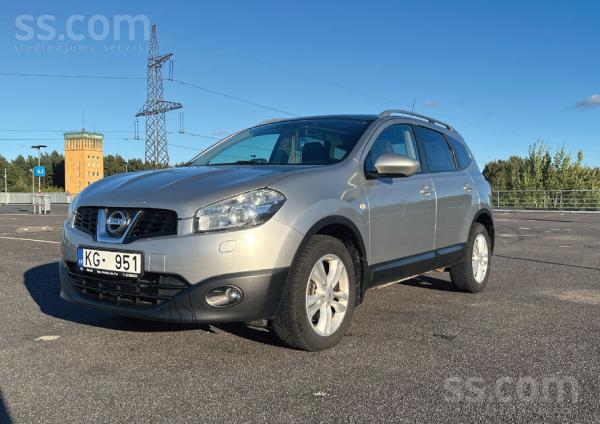 Grey Nissan Qashqai 2010 in Riga, with an engine capacity of 2.00 L and mileage of 356 thousand km for 4000 €, photo 1 on AUTOMOTO.COM.LV