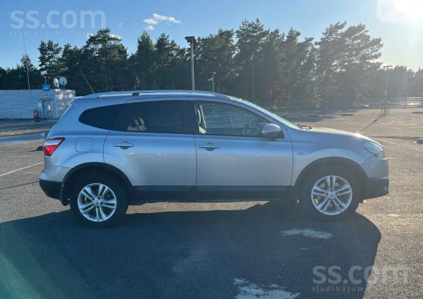 Grey Nissan Qashqai 2010 in Riga, with an engine capacity of 2.00 L and mileage of 356 thousand km for 4000 €, photo 3 on AUTOMOTO.COM.LV