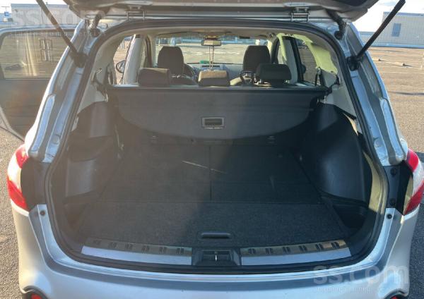 Grey Nissan Qashqai 2010 in Riga, with an engine capacity of 2.00 L and mileage of 356 thousand km for 4000 €, photo 7 on AUTOMOTO.COM.LV