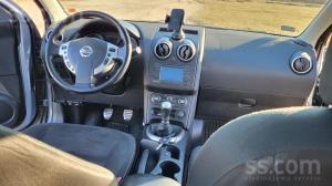 Grey Nissan Qashqai 2010 in Riga, with an engine capacity of 1.50 L and mileage of 229 thousand km for 4600 €, photo 5 on AUTOMOTO.COM.LV