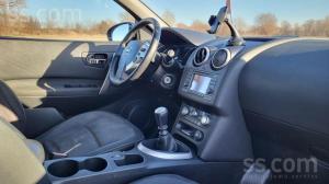 Grey Nissan Qashqai 2010 in Riga, with an engine capacity of 1.50 L and mileage of 229 thousand km for 4600 €, photo 6 on AUTOMOTO.COM.LV