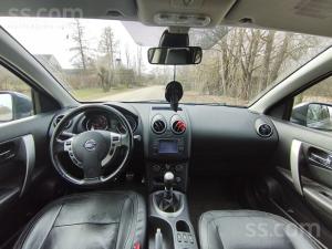 Pelēks Nissan Qashqai 2010 Rēzekne, ar dzinēja tilpumu 1.50 L un nobraukumu 278 tūkst. km par 4050 €, foto 4 vietnē AUTOMOTO.COM.LV