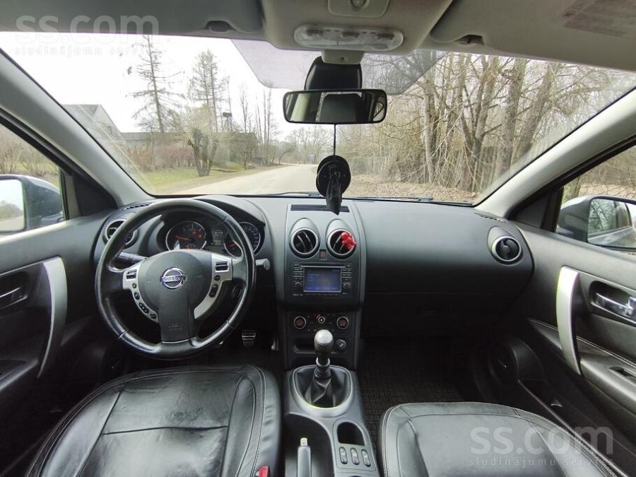 Pelēks Nissan Qashqai 2010 Rēzekne, ar dzinēja tilpumu 1.50 L un nobraukumu 278 tūkst. km par 4050 €, foto 4 vietnē AUTOMOTO.COM.LV