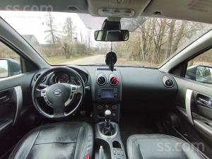 Pelēks Nissan Qashqai 2010 Rēzekne, ar dzinēja tilpumu 1.50 L un nobraukumu 278 tūkst. km par 4850 €, foto 6 vietnē AUTOMOTO.COM.LV
