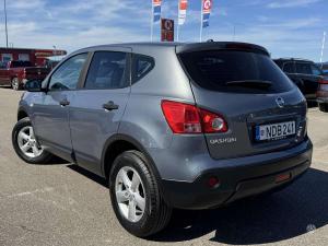 Pelēks Nissan Qashqai 2010 Viļņa, ar dzinēja tilpumu 1.60 L un nobraukumu 238 tūkst. km par 4590 €, foto 12 vietnē AUTOMOTO.COM.LV