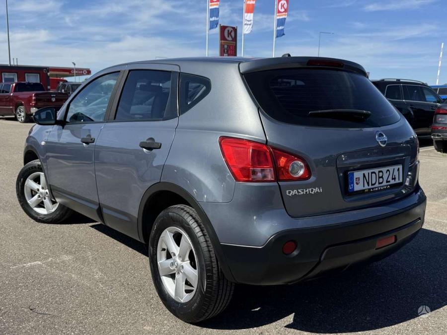 Pelēks Nissan Qashqai 2010 Viļņa, ar dzinēja tilpumu 1.60 L un nobraukumu 238 tūkst. km par 4590 €, foto 12 vietnē AUTOMOTO.COM.LV