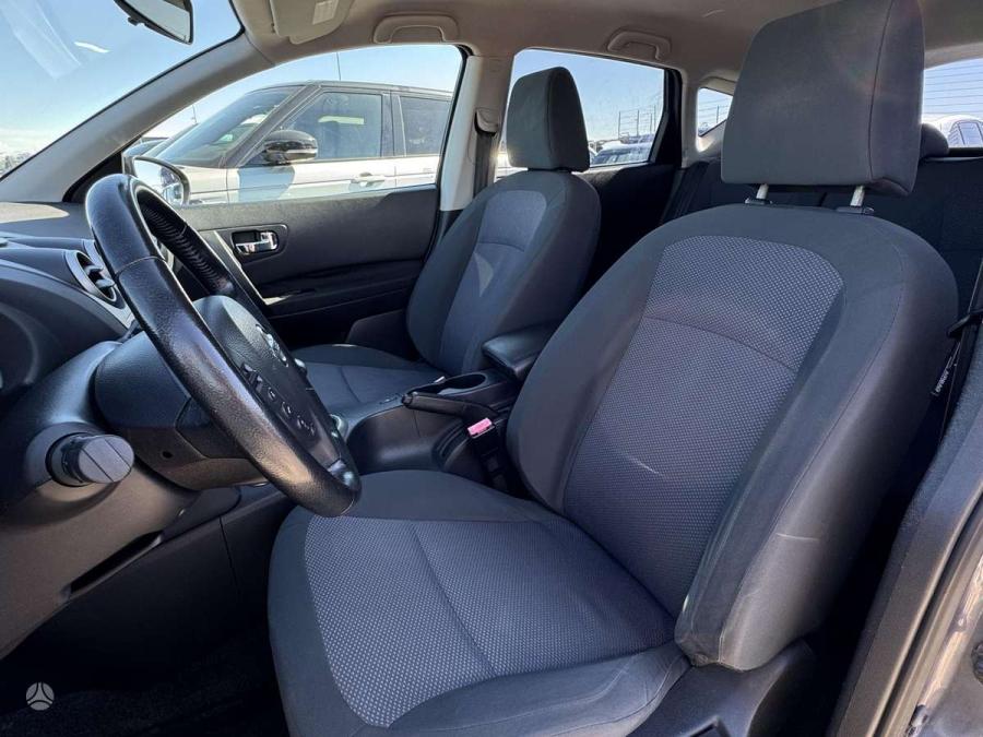 Pelēks Nissan Qashqai 2010 Viļņa, ar dzinēja tilpumu 1.60 L un nobraukumu 238 tūkst. km par 4590 €, foto 16 vietnē AUTOMOTO.COM.LV