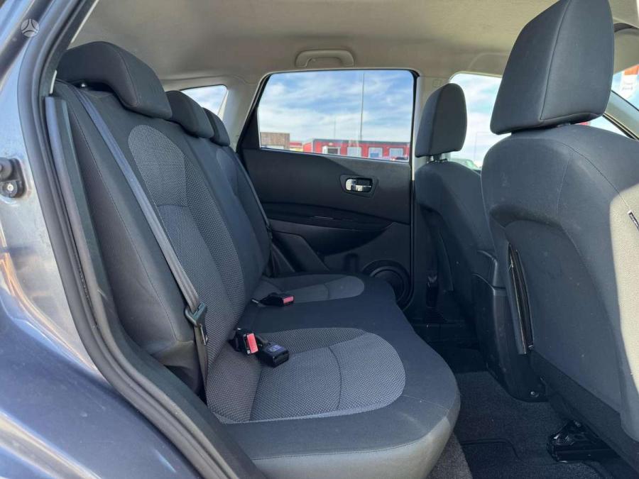 Pelēks Nissan Qashqai 2010 Viļņa, ar dzinēja tilpumu 1.60 L un nobraukumu 238 tūkst. km par 4590 €, foto 18 vietnē AUTOMOTO.COM.LV