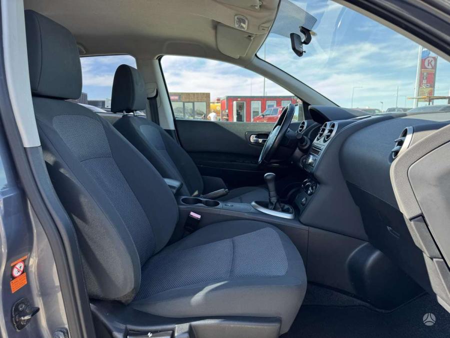 Pelēks Nissan Qashqai 2010 Viļņa, ar dzinēja tilpumu 1.60 L un nobraukumu 238 tūkst. km par 4590 €, foto 20 vietnē AUTOMOTO.COM.LV