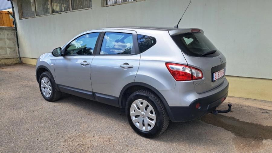 Pelēks Nissan Qashqai 2010 Rīga, ar dzinēja tilpumu 2.00 L un nobraukumu 229 tūkst. km par 6150 €, foto 4 vietnē AUTOMOTO.COM.LV