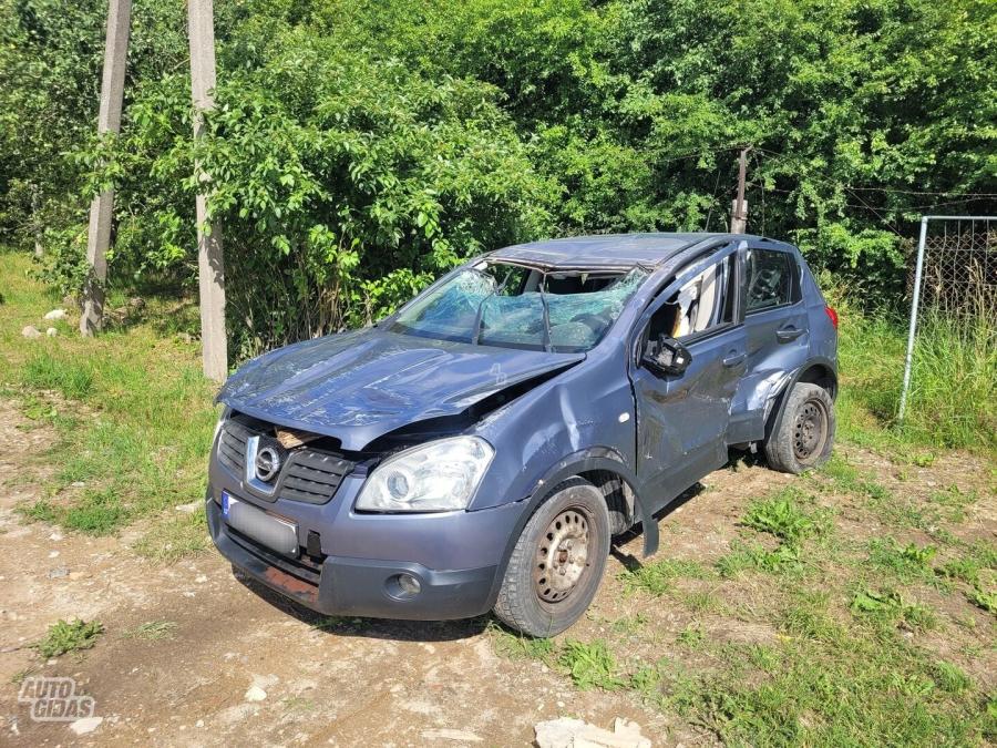 Pelēks Nissan Qashqai 2010 Viļņa, ar dzinēja tilpumu 2.00 L un nobraukumu 200 tūkst. km par 850 €, foto 1 vietnē AUTOMOTO.COM.LV