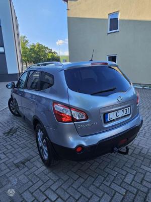 Pelēks Nissan Qashqai 2010 Kaišiadorys, ar dzinēja tilpumu 2.00 L un nobraukumu 330 tūkst. km par 4599 €, foto 5 vietnē AUTOMOTO.COM.LV