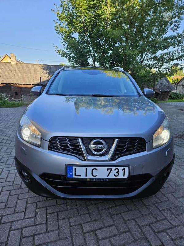 Grey Nissan Qashqai 2010 in Kaisiadorys, with an engine capacity of 2.00 L and mileage of 330 thousand km for 4599 €, photo 10 on AUTOMOTO.COM.LV