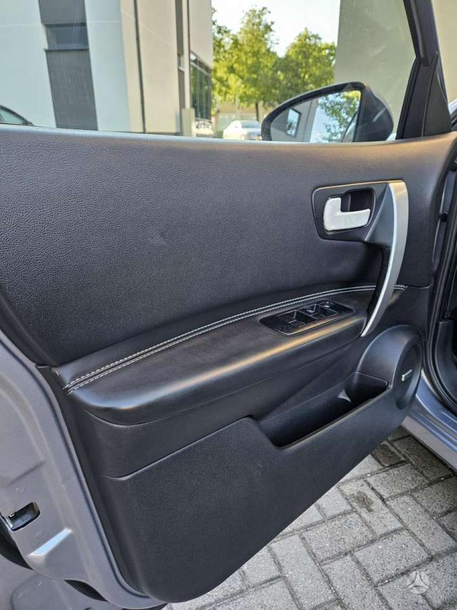 Pelēks Nissan Qashqai 2010 Kaišiadorys, ar dzinēja tilpumu 2.00 L un nobraukumu 330 tūkst. km par 4599 €, foto 21 vietnē AUTOMOTO.COM.LV