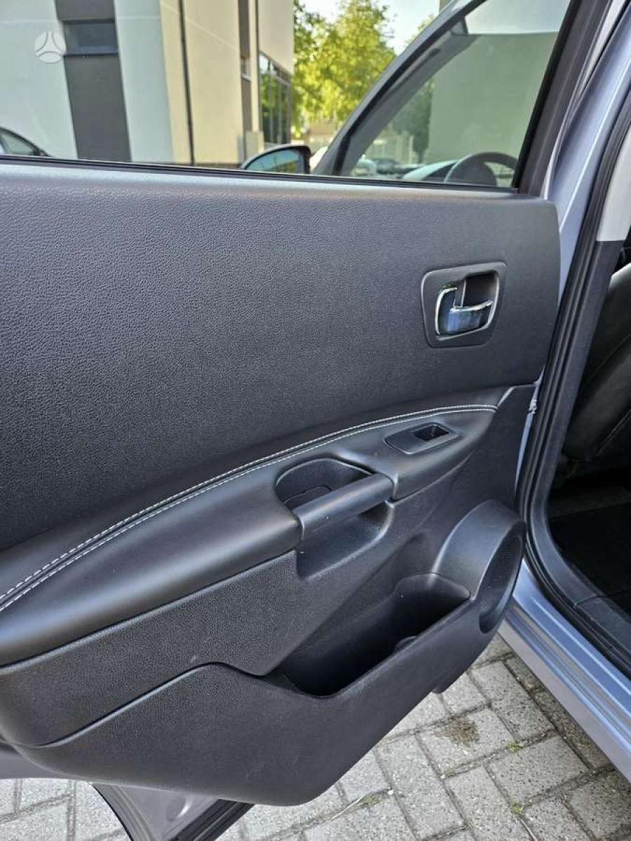 Pelēks Nissan Qashqai 2010 Kaišiadorys, ar dzinēja tilpumu 2.00 L un nobraukumu 330 tūkst. km par 4599 €, foto 25 vietnē AUTOMOTO.COM.LV