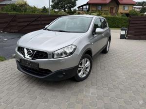 Pelēks Nissan Qashqai 2010 Vievis, ar dzinēja tilpumu 2.00 L un nobraukumu 152 tūkst. km par 4300 €, foto  vietnē AUTOMOTO.COM.LV