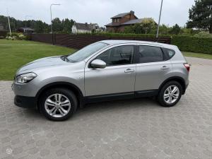 Grey Nissan Qashqai 2010 in Vievis, with an engine capacity of 2.00 L and mileage of 152 thousand km for 4300 €, photo 6 on AUTOMOTO.COM.LV