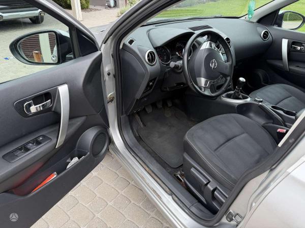 Grey Nissan Qashqai 2010 in Vievis, with an engine capacity of 2.00 L and mileage of 152 thousand km for 4300 €, photo 9 on AUTOMOTO.COM.LV