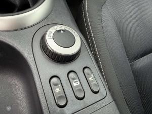 Grey Nissan Qashqai 2010 in Vievis, with an engine capacity of 2.00 L and mileage of 152 thousand km for 4300 €, photo 14 on AUTOMOTO.COM.LV