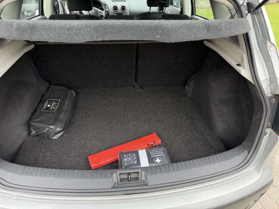 Grey Nissan Qashqai 2010 in Vievis, with an engine capacity of 2.00 L and mileage of 152 thousand km for 4300 €, photo 18 on AUTOMOTO.COM.LV