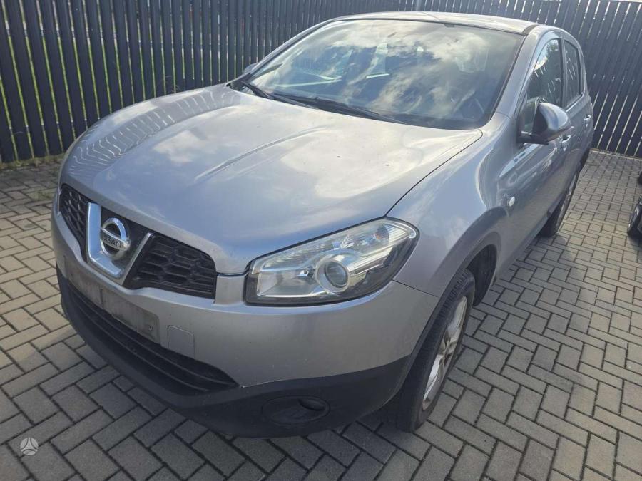 Pelēks Nissan Qashqai 2010 Tauragė, ar dzinēja tilpumu 1.46 L un nobraukumu 330 tūkst. km par 3300 €, foto 3 vietnē AUTOMOTO.COM.LV