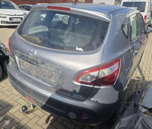 Pelēks Nissan Qashqai 2010 Tauragė, ar dzinēja tilpumu 1.46 L un nobraukumu 330 tūkst. km par 3300 €, foto 6 vietnē AUTOMOTO.COM.LV