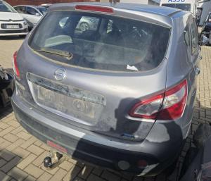 Pelēks Nissan Qashqai 2010 Tauragė, ar dzinēja tilpumu 1.46 L un nobraukumu 330 tūkst. km par 3300 €, foto 7 vietnē AUTOMOTO.COM.LV