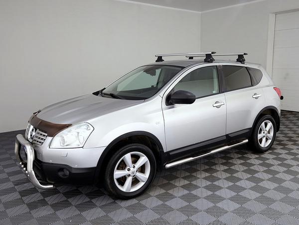 Grey Nissan Qashqai 2010 in Tallinn, with an engine capacity of 1.50 L and mileage of 278 thousand km for 2299 €, photo 3 on AUTOMOTO.COM.LV