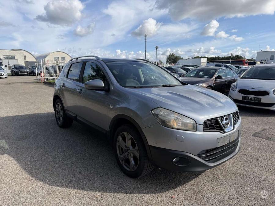 Pelēks Nissan Qashqai 2010 Marijampole, ar dzinēja tilpumu 1.46 L un nobraukumu 312 tūkst. km par 3550 €, foto 4 vietnē AUTOMOTO.COM.LV