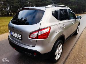 Pelēks Nissan Qashqai 2011 Mažeikiai, ar dzinēja tilpumu 2.00 L un nobraukumu 221 tūkst. km par 5800 €, foto 7 vietnē AUTOMOTO.COM.LV
