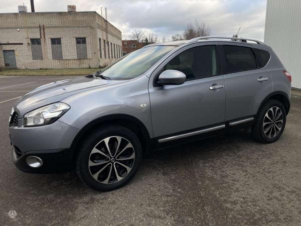 Grey Nissan Qashqai 2011 in Marijampole, with an engine capacity of 1.46 L and mileage of 265 thousand km for 5300 €, photo 4 on AUTOMOTO.COM.LV